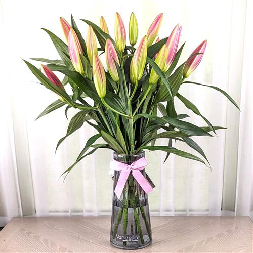 Pink Oriental Lily Vase Vandella Flowers Carlisle Florist